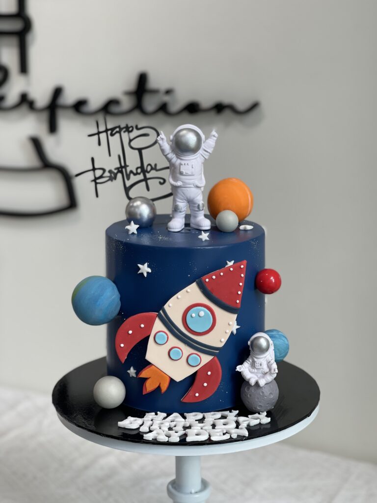 Ayden's Astronaut and Rocket Cake | Klang Valley Fondant Cake & Desserts