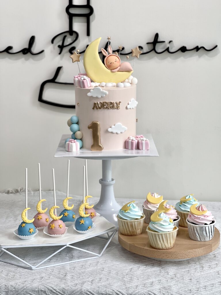 Baby and Moon Theme Dessert Table (Pink Tone) | Klang Valley Fondant ...