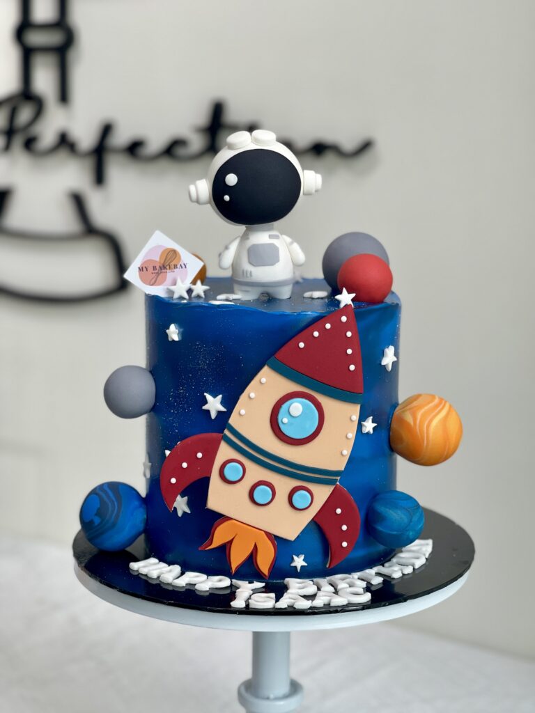 Isaac's Astronaut & Rocket Cake | Klang Valley Fondant Cake & Desserts